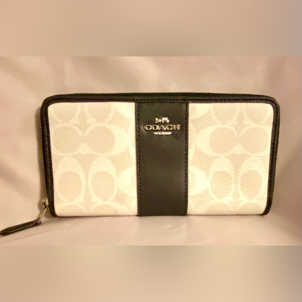 Coach Accordion Zip Wallet Midnight Blue & Chalk - Gem